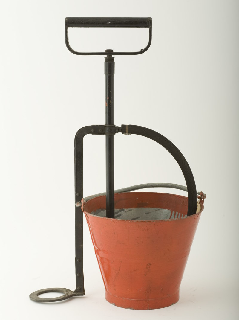 Black ‘Front Liners’ and Fire Service personnel during the London Blitz ...